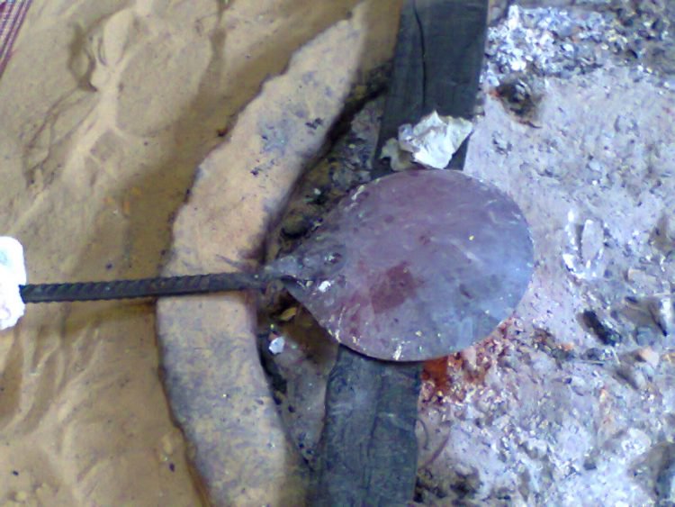 (Video)Bisha'h Alat Pengesan Penipuan Tertua Di Dunia, Jilat Besi Panas ...