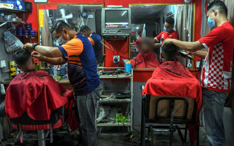 Risiko Covid-19 Di Kedai Rambut Agak Tinggi, Tukang Gunting Dan ...