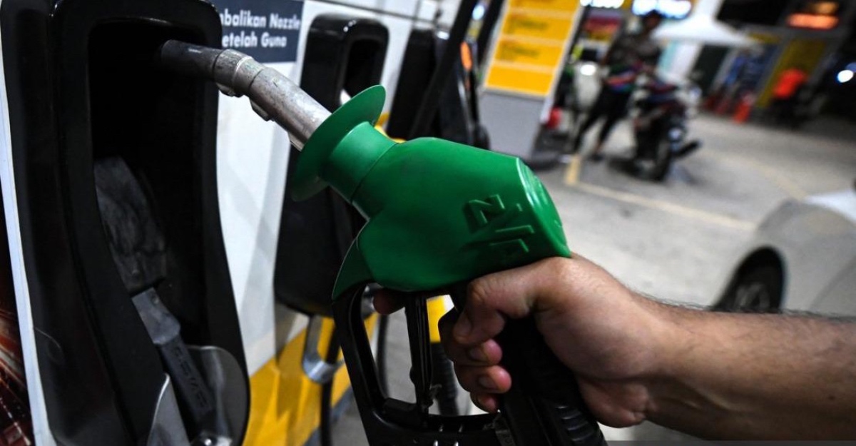 Harga Minyak RON 97 Turun 10 Sen, Kini RM 4.20 Seliter