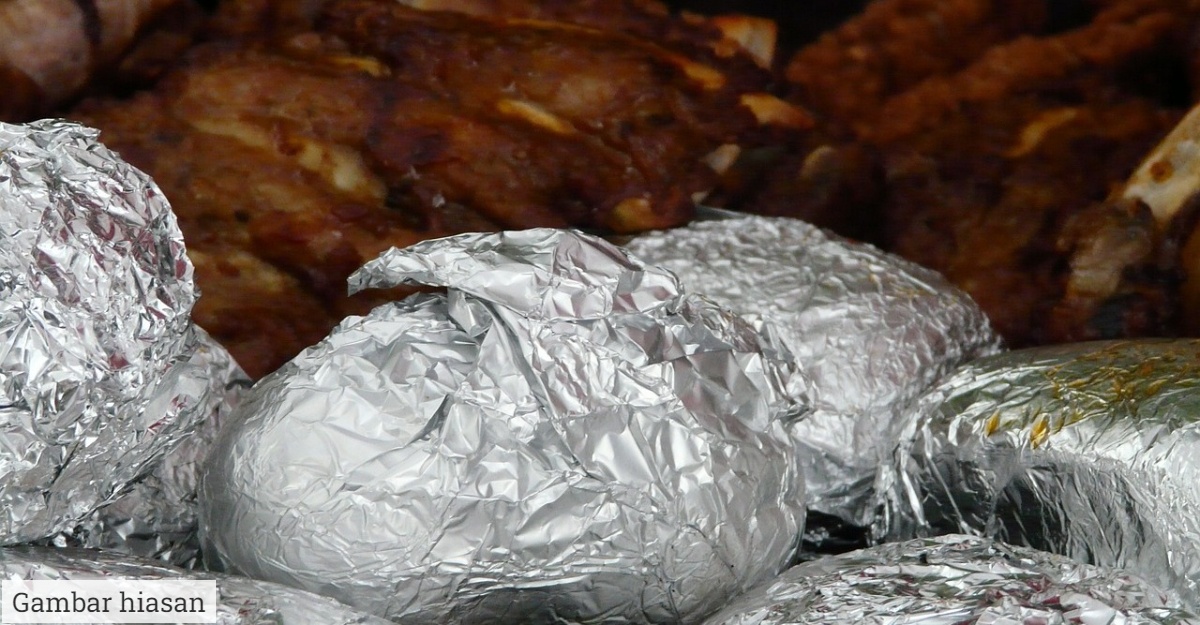 Kenapa Kertas Timah Ada Dua Sisi, Satu Berkilat & Satu Kusam? Ini ...