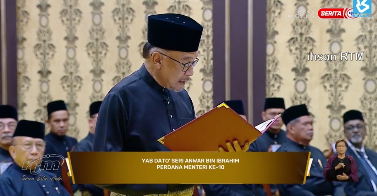 Selesai Angkat Sumpah, Datuk Seri Anwar Ibrahim Sah Jadi Perdana ...