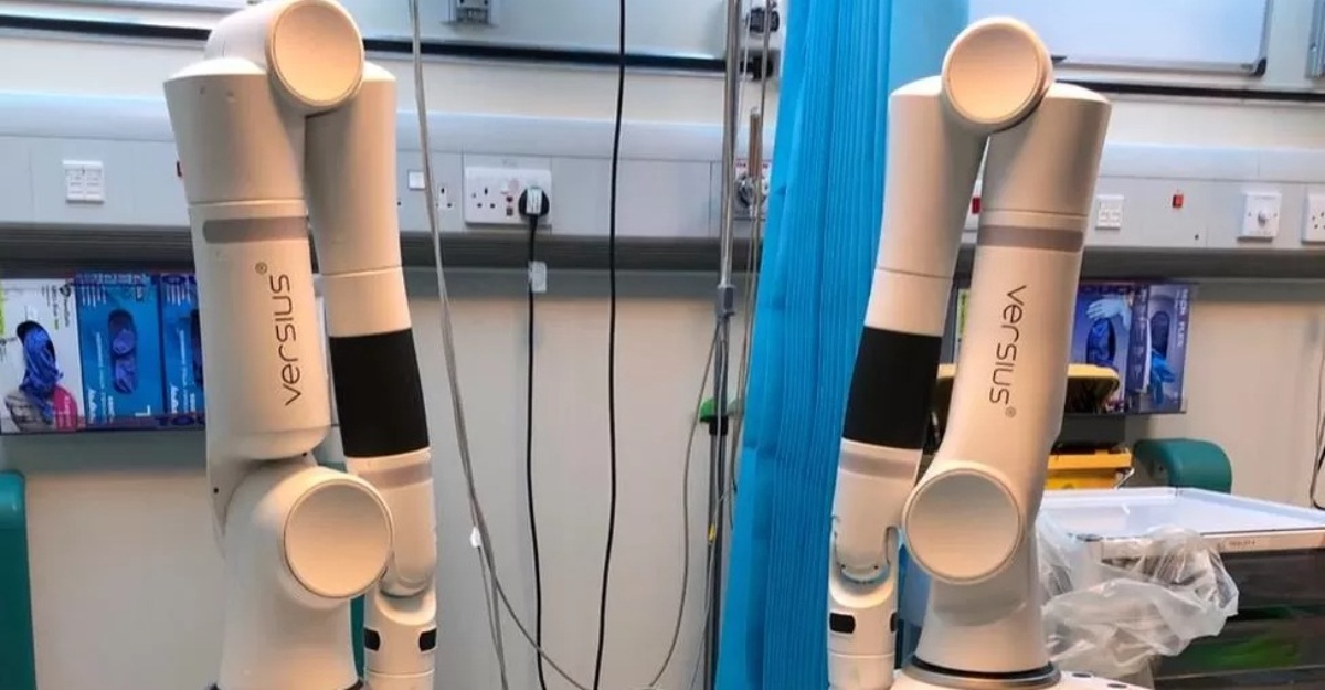 Pakar Guna Robot Bedah Tumor Buat Pertama Kali Di UK