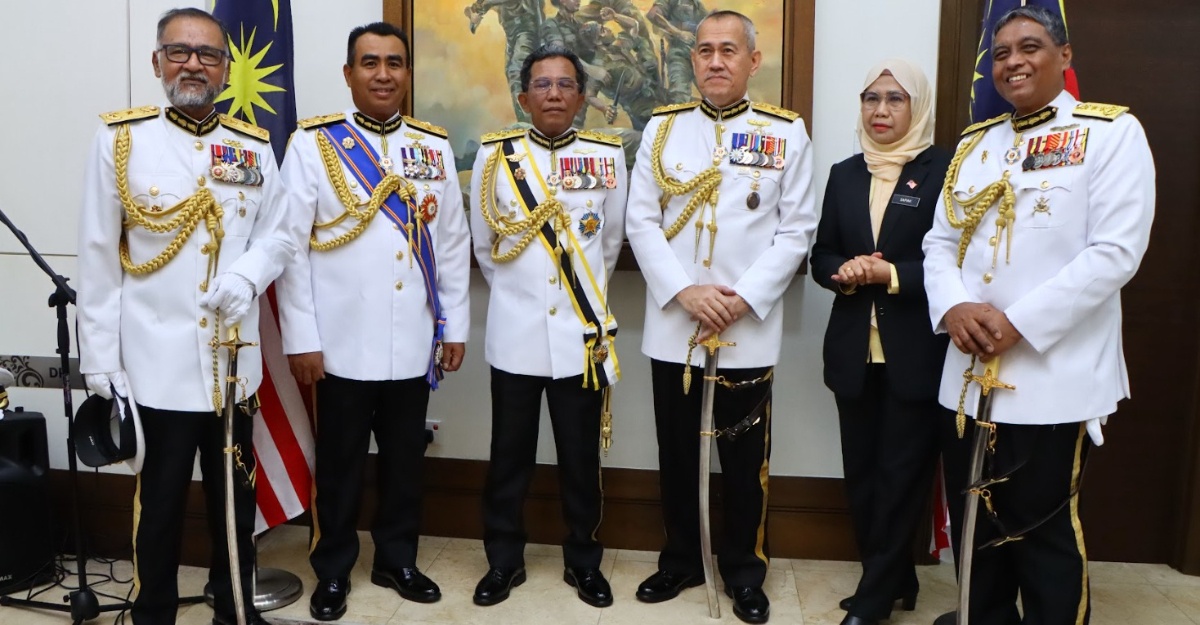 Laksamana Maritim Dato' Mohd Zubil Bersara Selepas 42 Tahun Berkhidmat ...