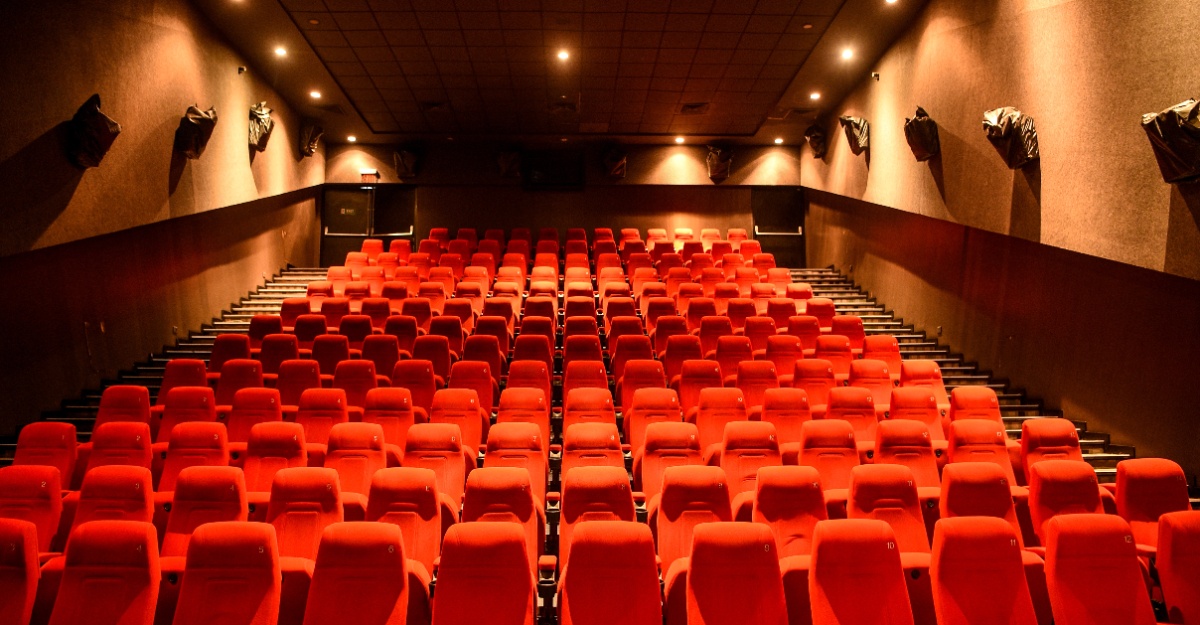 Ingatkan Pergi Tengok Wayang Tengah Malam Dengan Teman Wanita, Rupanya...