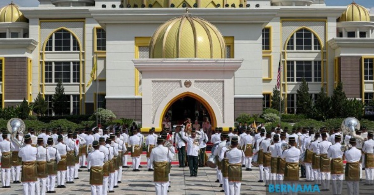 839 Terima Darjah Kebesaran, Bintang Dan Pingat Sempena Hari Keputeraan ...