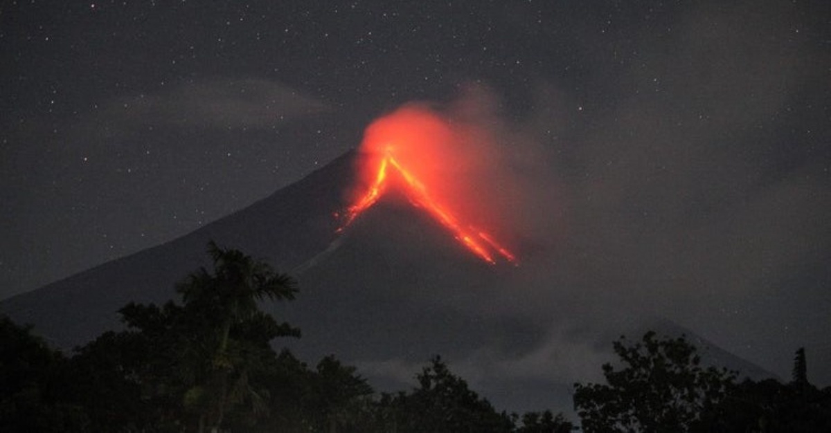 Letusan Gunung Berapi Mayon Mungkin Berpanjangan - Vulkanologi