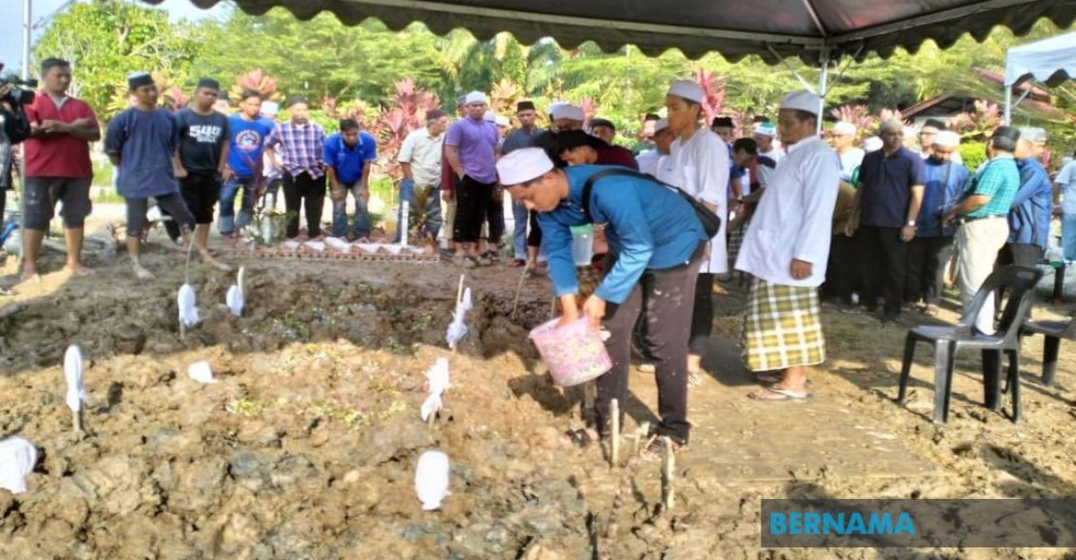 Jenazah Enam Beranak Selamat Dikebumikan Jenazah Enam Beranak Selamat Dikebumikan