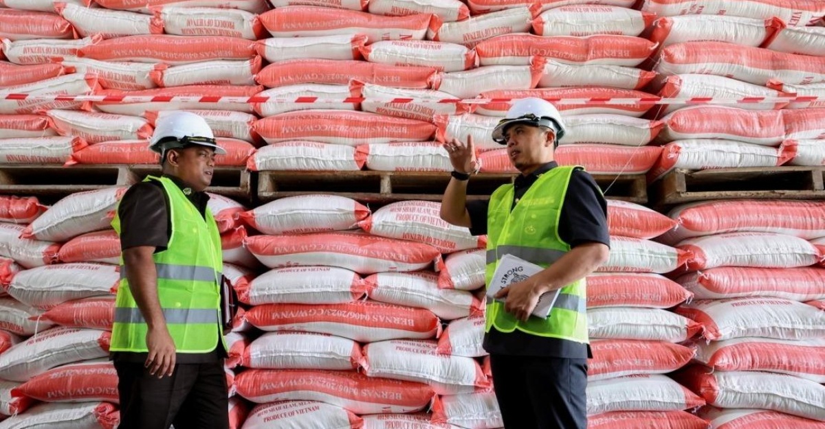 BERNAS Sangkal Produk Beras Ada Campuran Plastik