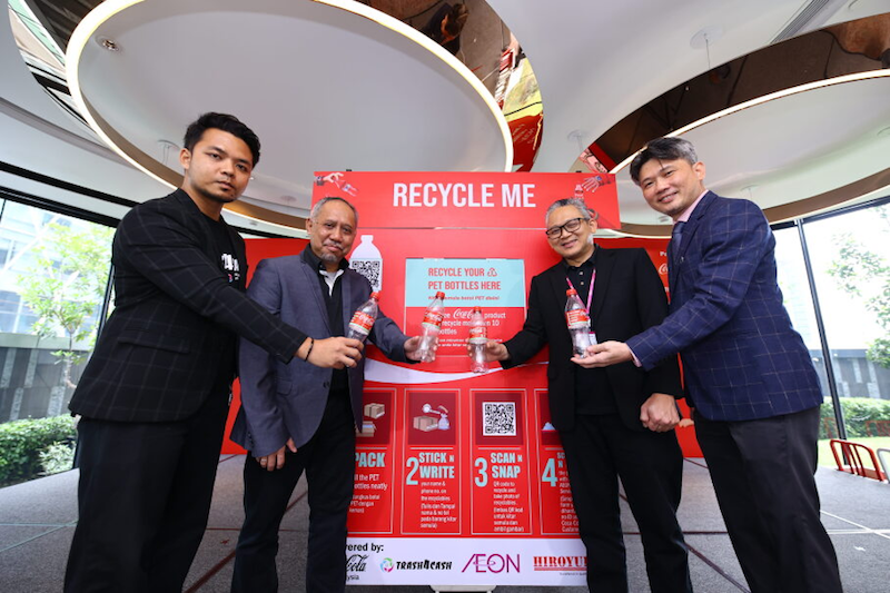 Coca-Cola Malaysia Jalin Kerjasama dengan AEON Malaysia, Hiroyuki ...