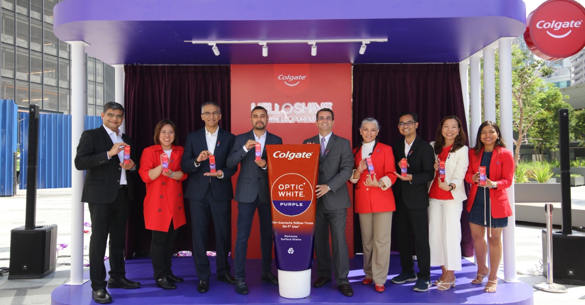 Colgate Optic White Purple: Ubat Gigi Pemutih Ungu Pertama Colgate