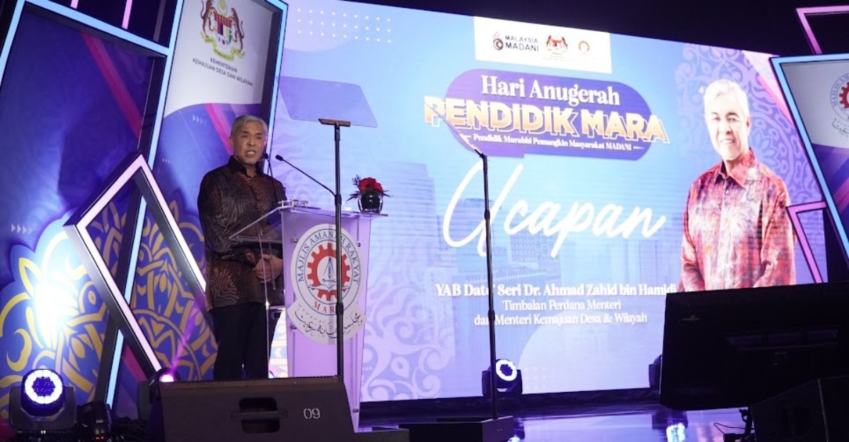 Pendidik Murabbi Pemangkin Masyarakat MADANI Hari Anugerah Pendidik MARA