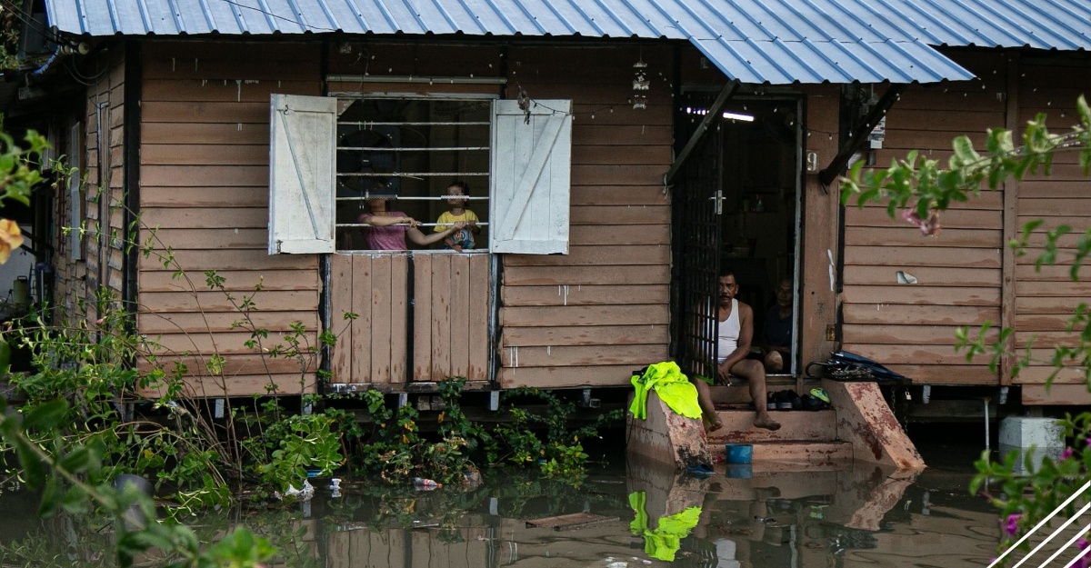Beberapa Rumah Di Kampung Sungai Rokam, Taman Cempaka Dinaiki Air ...