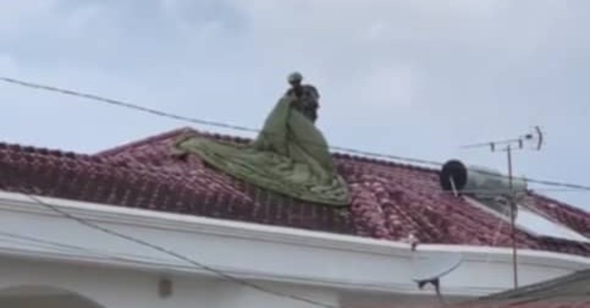 Rupanya Ini Kisah Sebalik "Hero" Landing Atas Bumbung