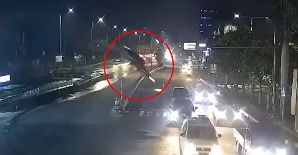 Keliru Ikut Aplikasi Navigasi, Kereta Terjunam Dari Jejambat Belum Siap