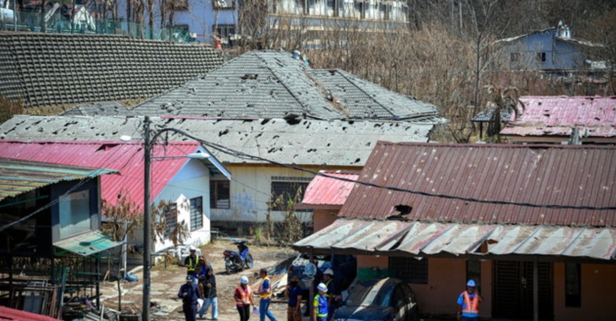 Kebakaran Putra Heights: Tidak Mahu Susahkan Sesiapa, Mangsa Baiki Sendiri Rumah Terjejas