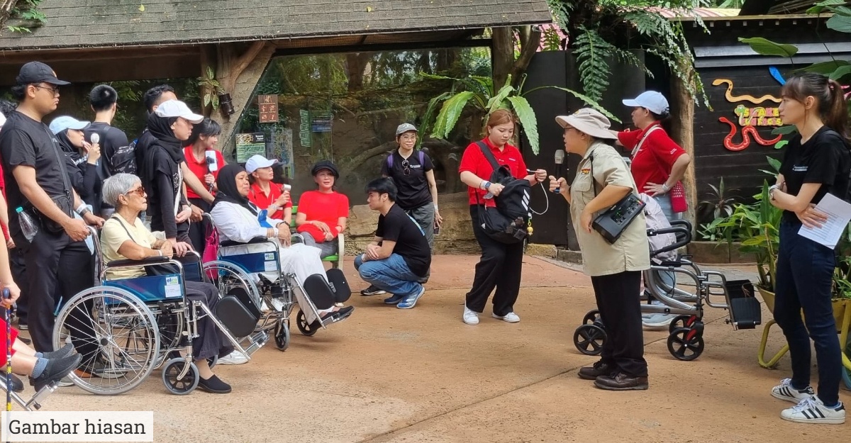 Pelajar dan Warga Emas Berganding Bahu Dalam Perkongsian Ilmu