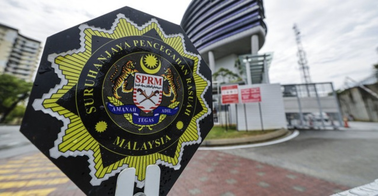 KPKT Serah Dokumen Projek MyKiosk Kepada SPRM