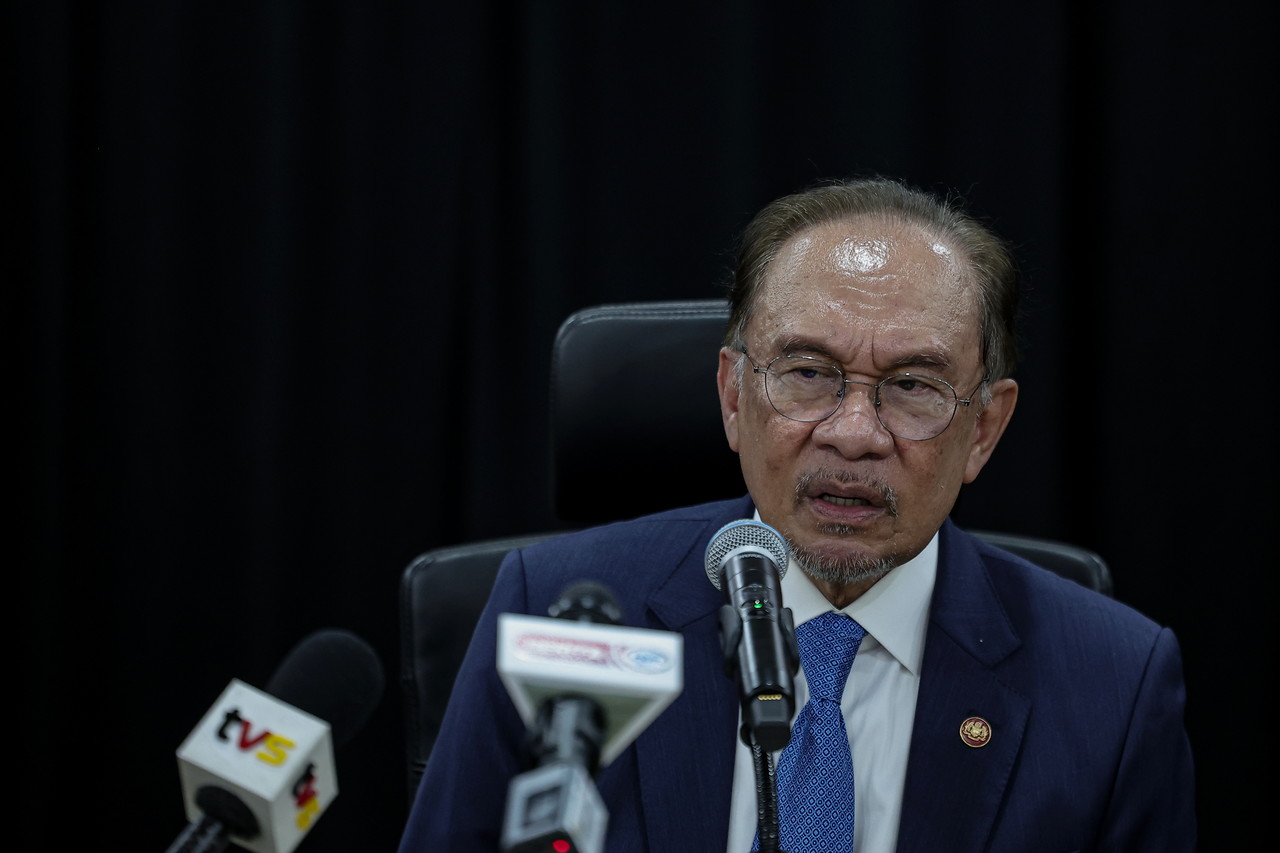 PM Anwar Terima Dokumen RMK-13, Bentang di Parlimen Esok