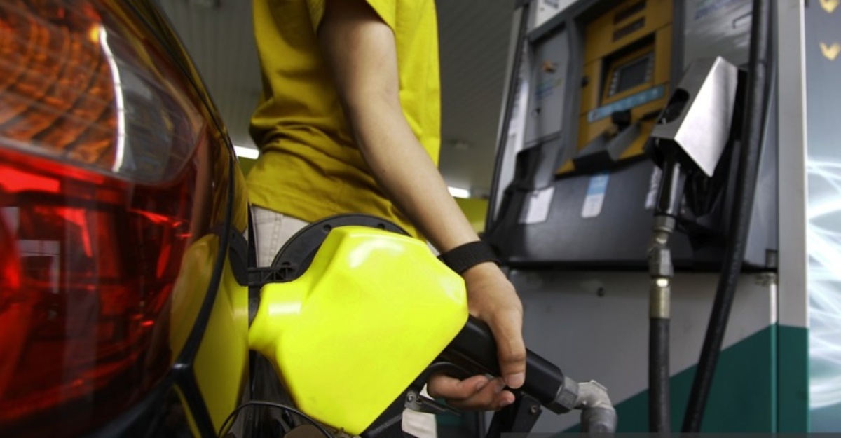 Cara Isi RON95 Guna MyKad Di Pam Minyak Petronas, Petron, BHPetrol ...