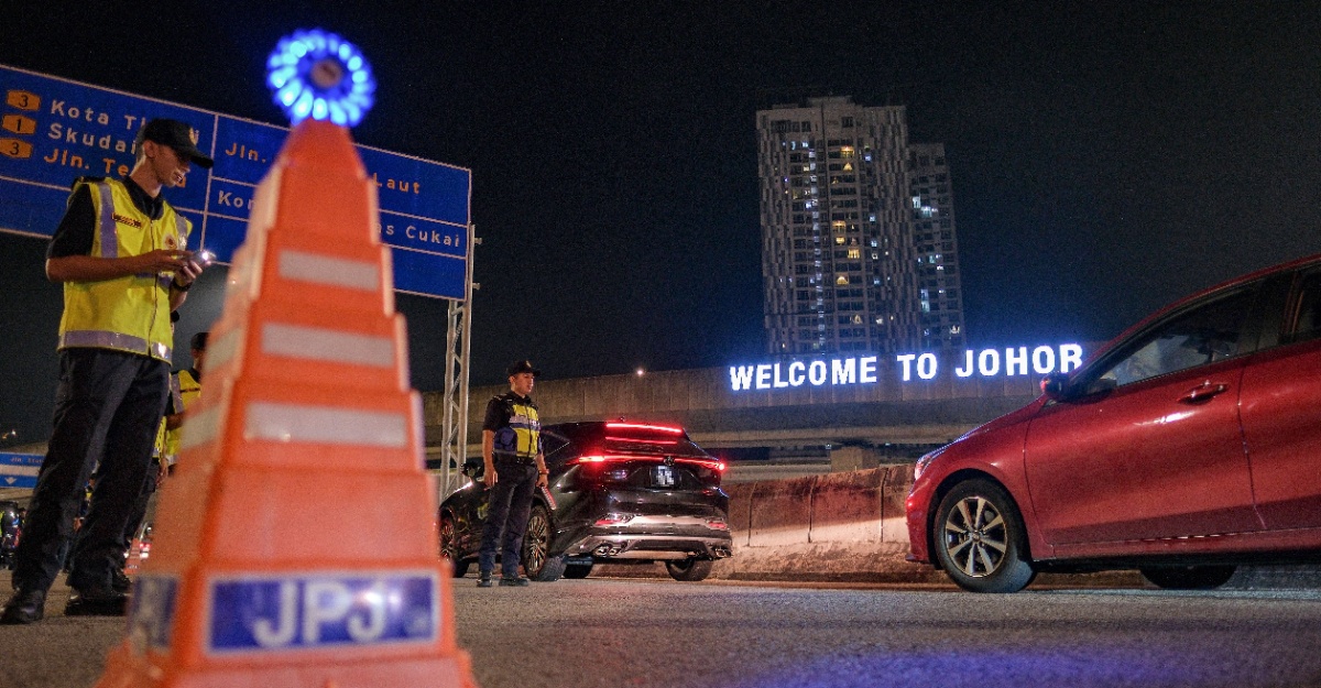 Pemilik, Pemandu Kenderaan Singapura Tidak Dibenar Keluar Jika Tidak ...