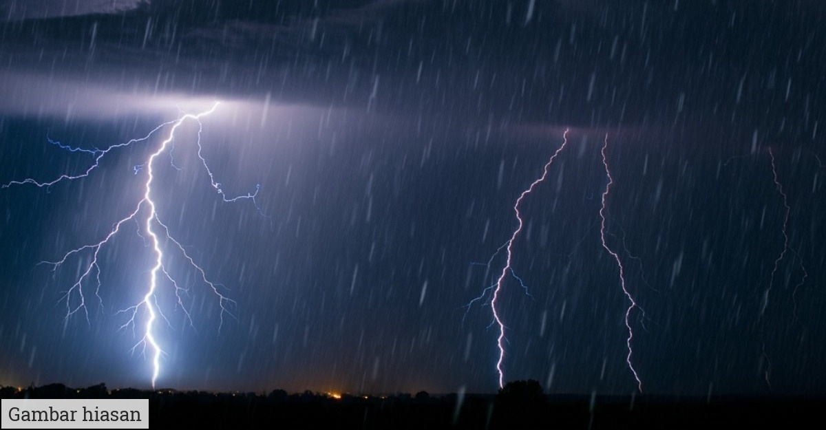Amaran Hujan Lebat, Ribut Petir Di Kebanyakan Kawasan Hingga Malam Ini