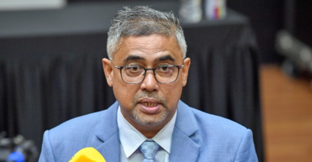 Penggantungan Berakhir, Datuk Noor Azman Kembali Galas Tugas Setiausaha ...